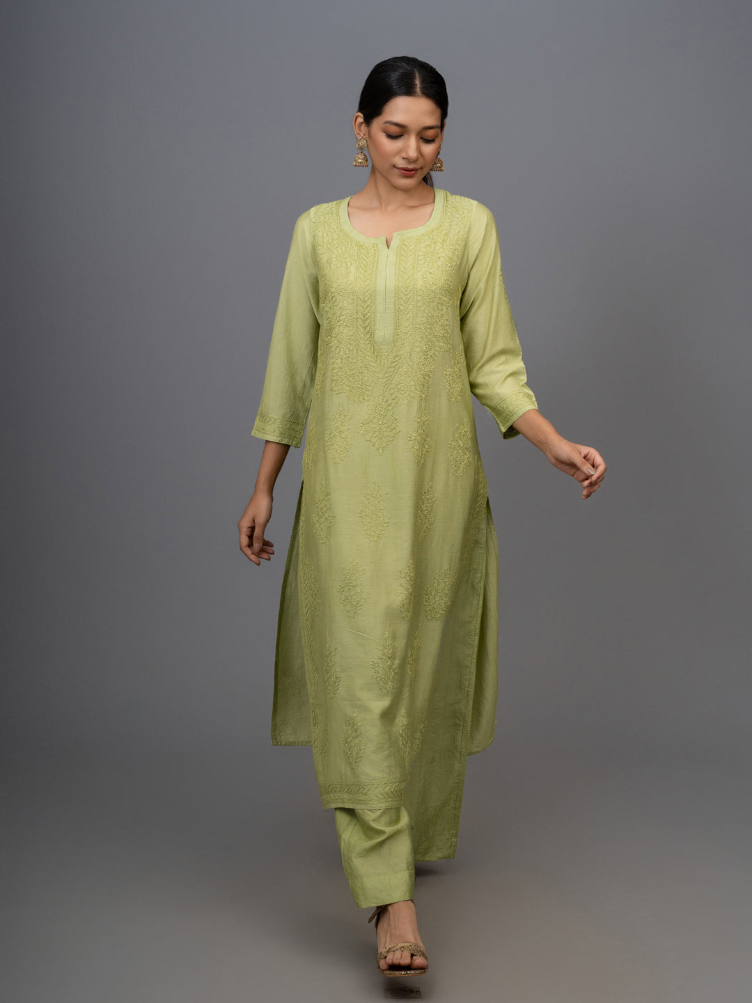 Aafreen: Chanderi silk suit traditional Bakhiya chikankari embroidery-